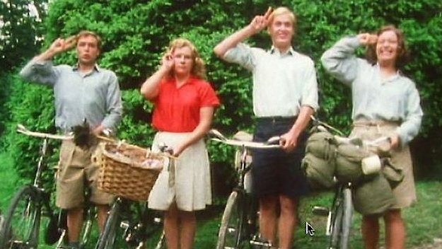 ALL 4 CLASSIC TV REVIEW – “THE COMIC STRIP PRESENTS” | The Cinema Fix ...